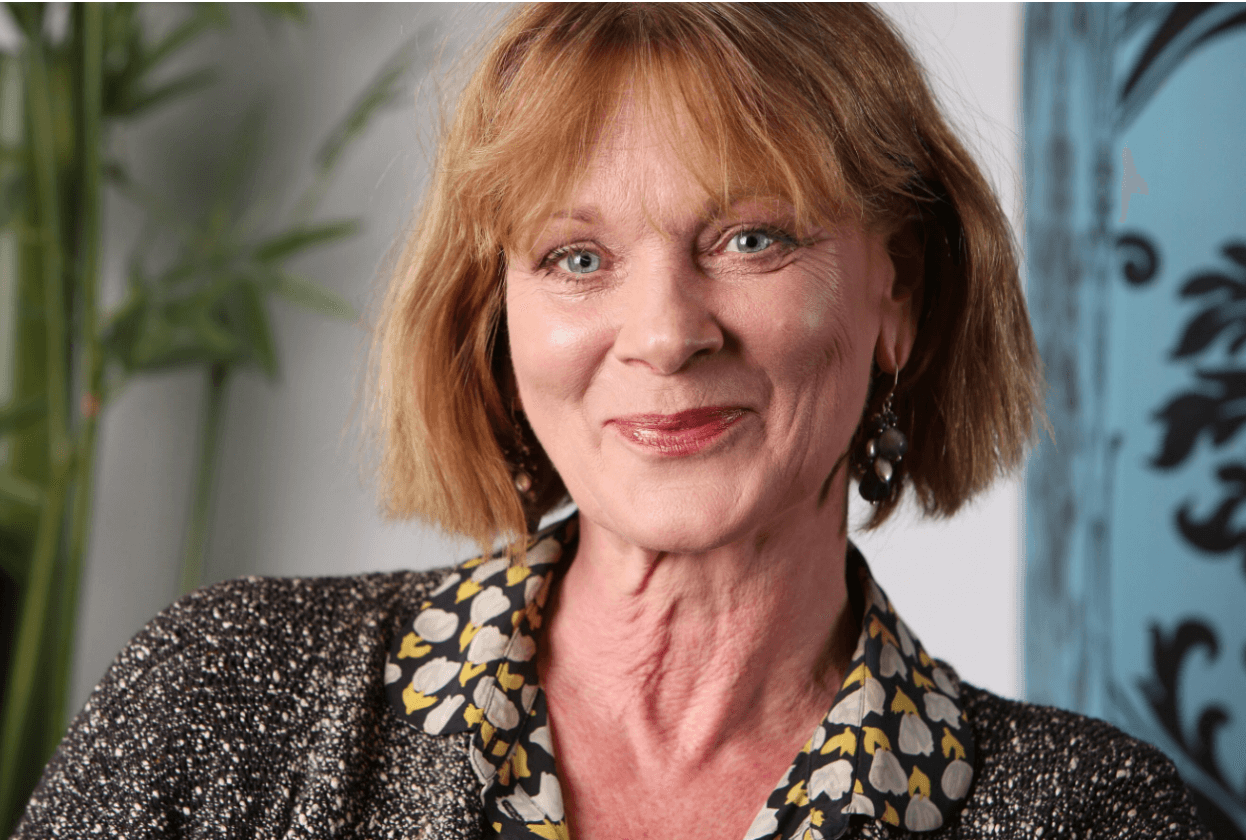 Behind the Elegance: Samantha Bond’s Fashion and Style Secrets - Gosp News